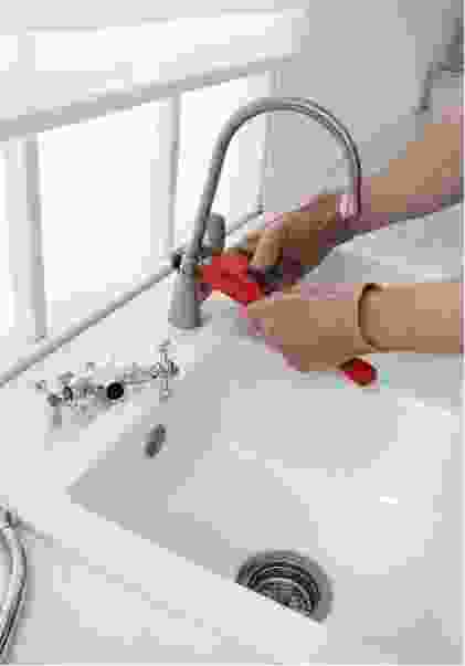 Fixing A Water Pipe - JB Plaster